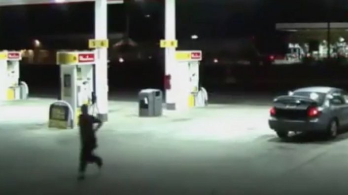 Woman Escapes Car Trunk And Runs Past Her Kidnapper | VladTV