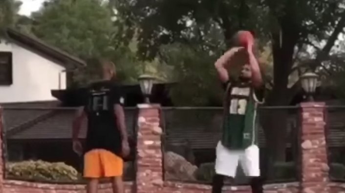 Drake Shows Off New 3-Point Shot After Working With Basketball Trainer ...