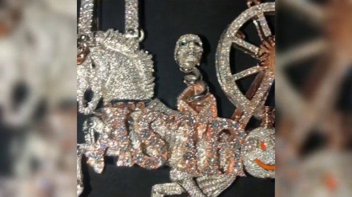 Travis Scott Drops $450K on Chain Based on 'Astroworld' Tour Stage